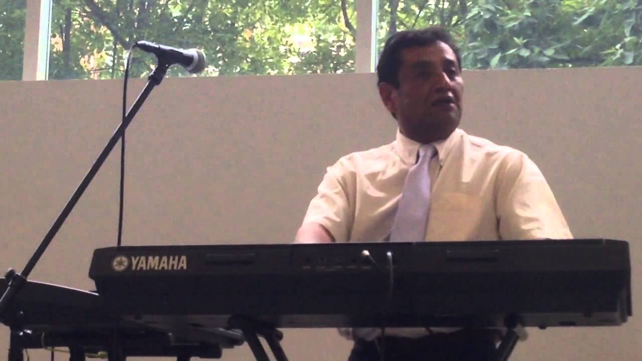 Julio Olvera ( Los Dandys ) - Gema @ Suburbano Buenavista 19nov15 - YouTube