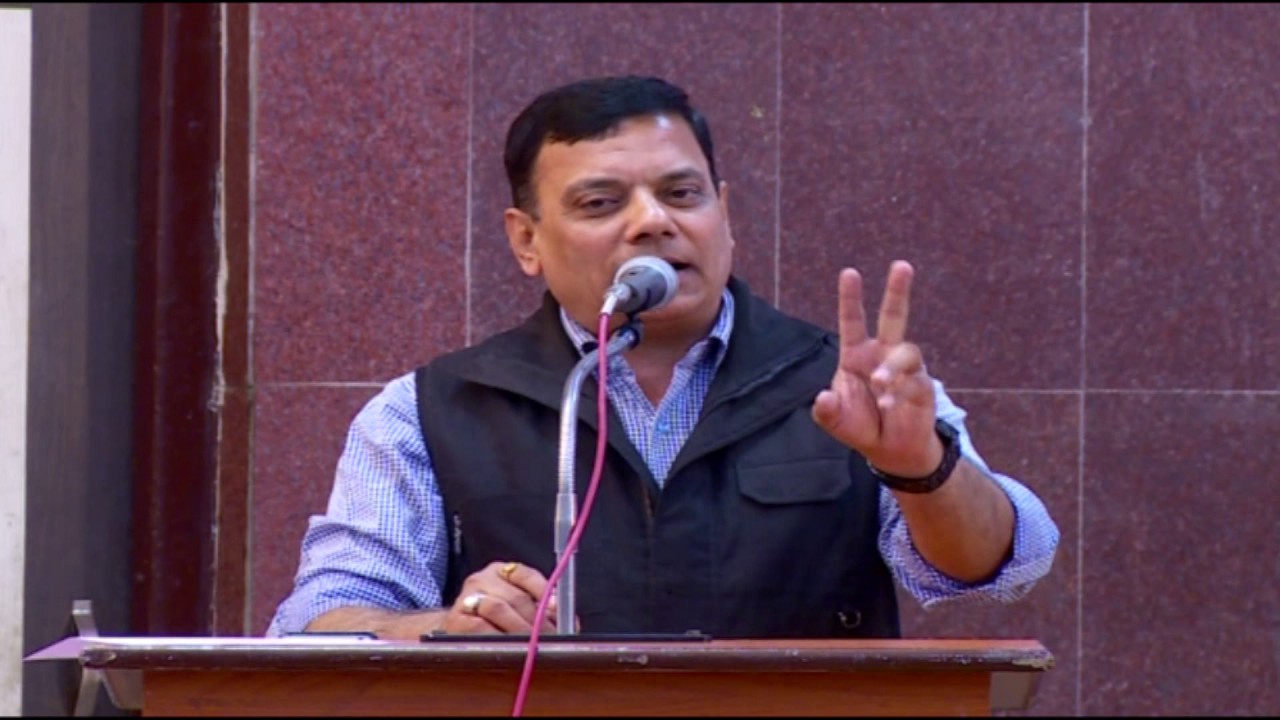 Shri Varad Murti Mishra, CEO, Zila Panchayat, Indore sharing his views ...