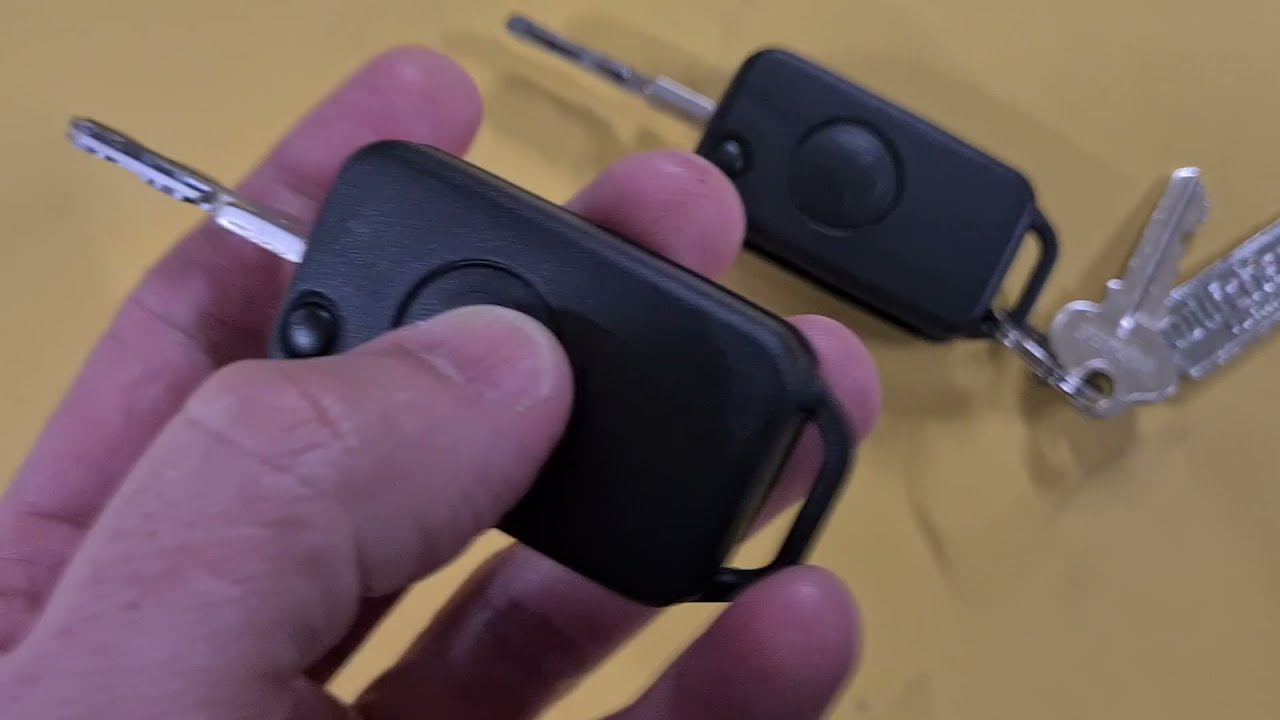 Mercedes 124 - programming the infrared remote key - YouTube