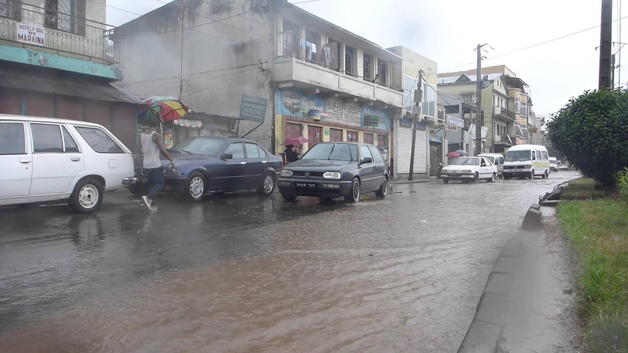 Madagascar heavy rain in Antananarivo - YouTube
