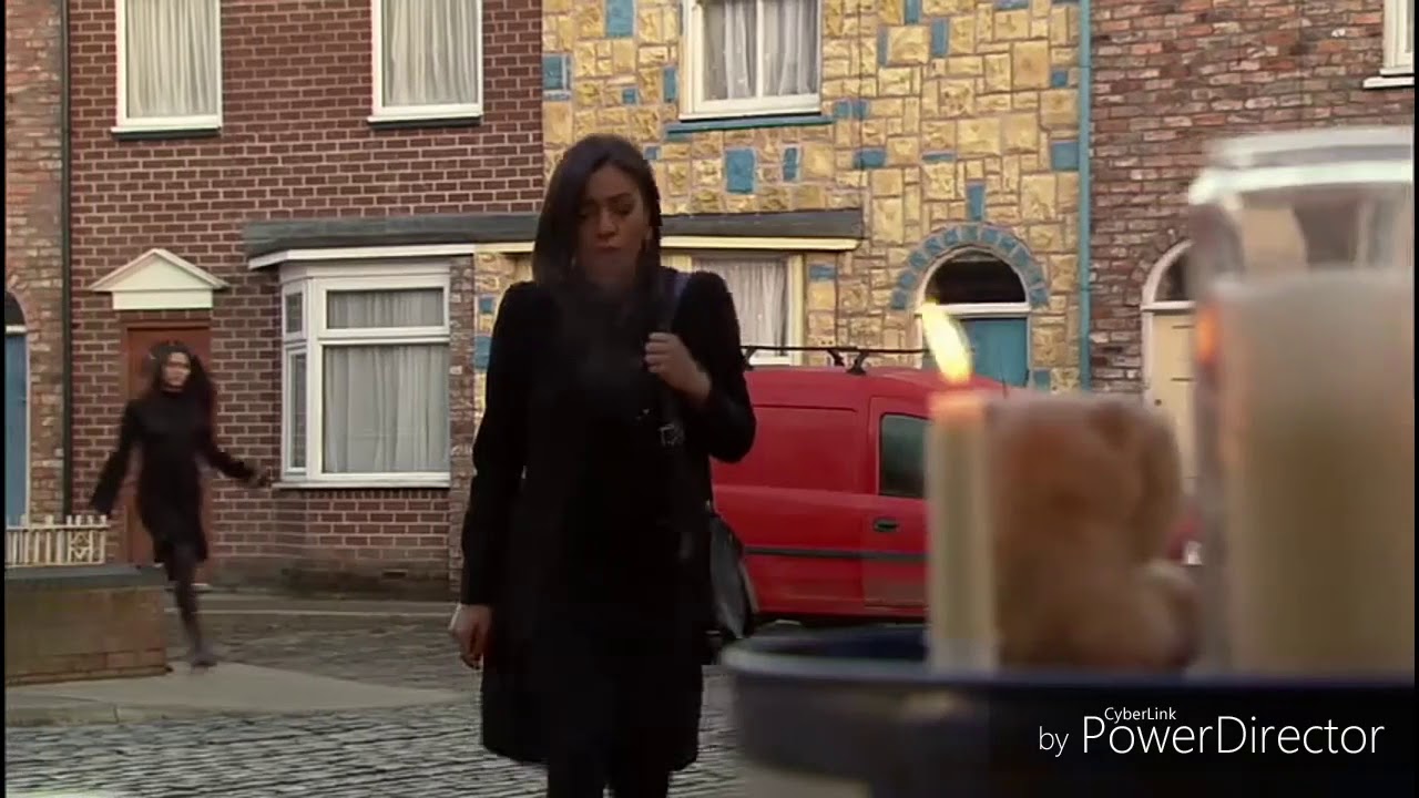 Coronation Street - Steph Britton's Return (31st January 2018) - YouTube