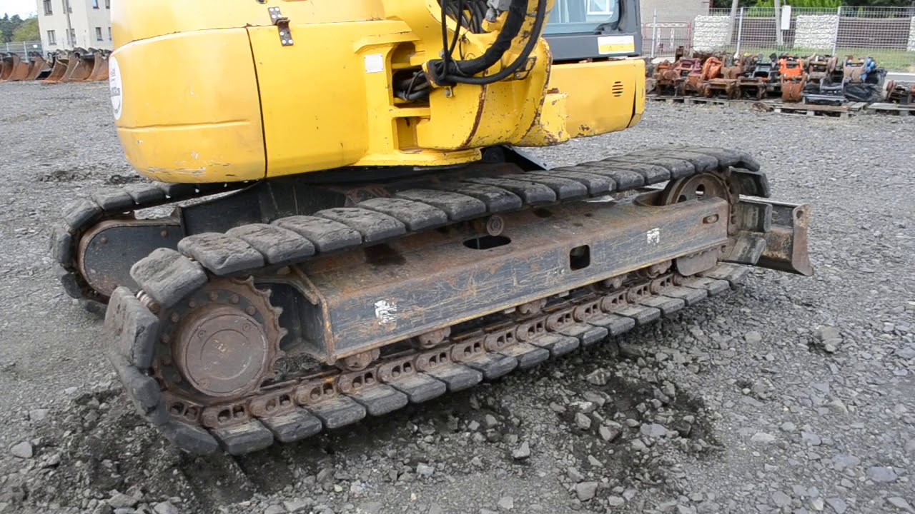 KOMATSU PC80MR-3 - YouTube