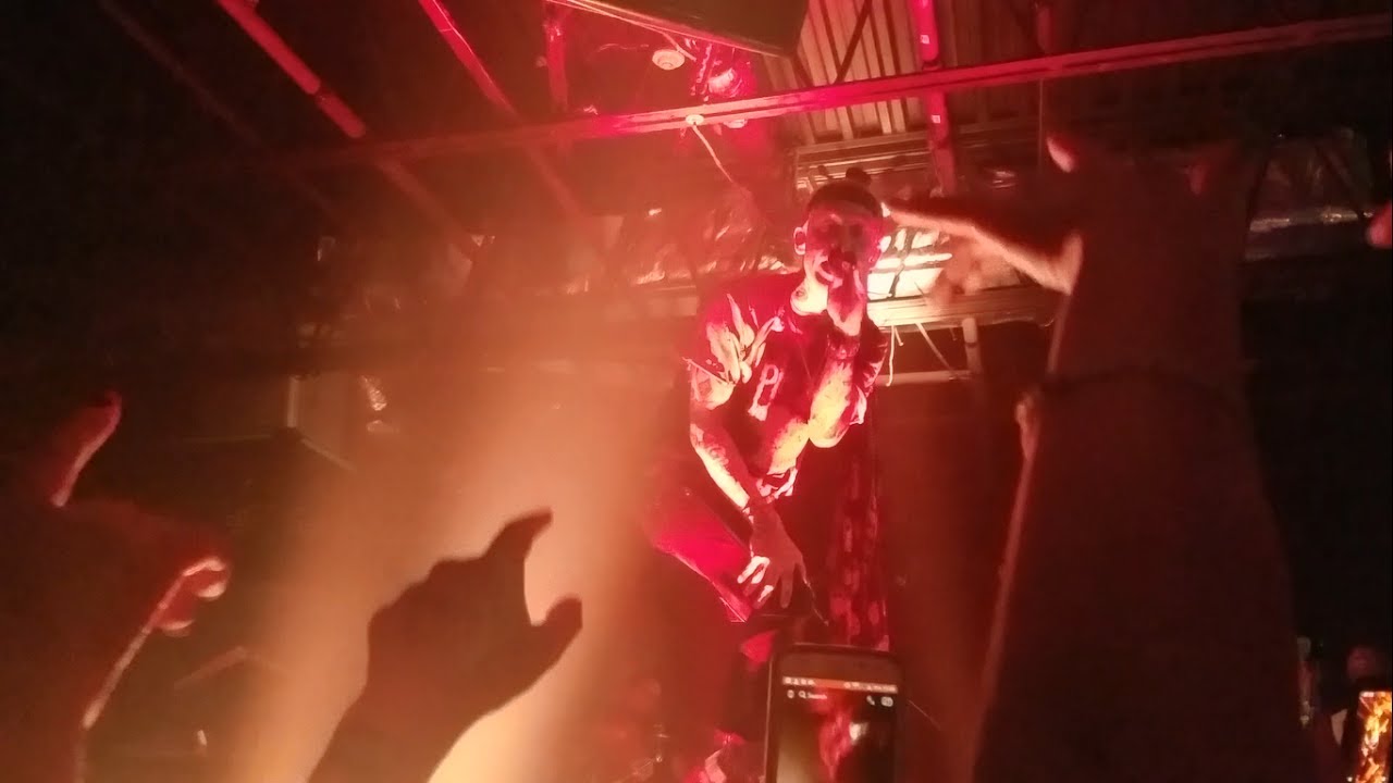 Blackbear - Dirty Laundry live Upstate Concert Hall, Clifton Park, NY ...