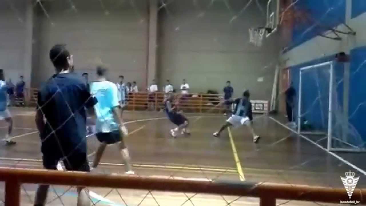 Finta 360° do Felipe do LPH Handebol - YouTube