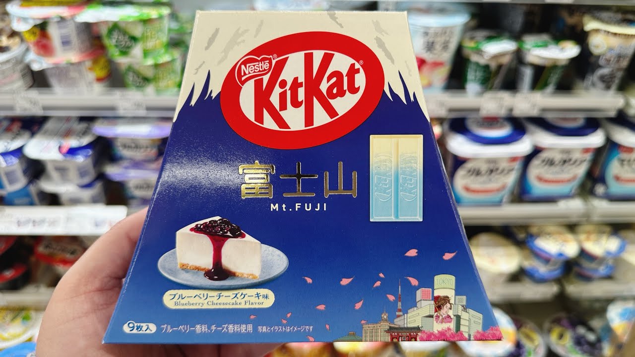 Eating ONLY BLUE FOOD 💙 from Convenience Stores in Japan || LAWSON Haul ...
