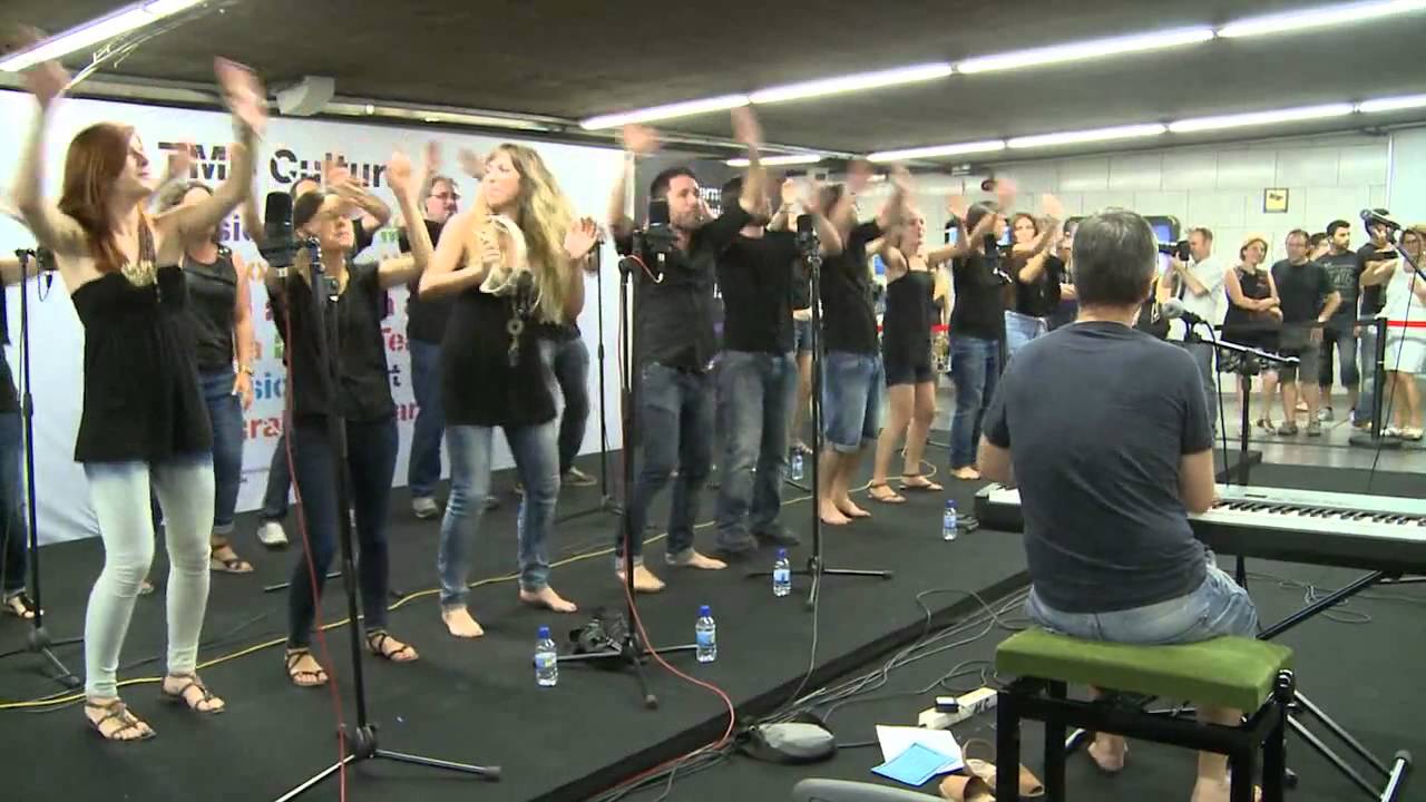 Barcelona Gospel Messengers al Metro de Barcelona - YouTube