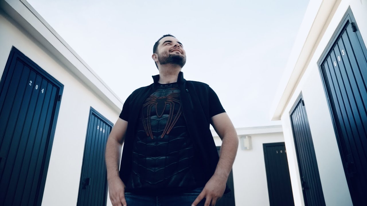 Antonio Nido - Súper Héroe (Video Oficial) - YouTube
