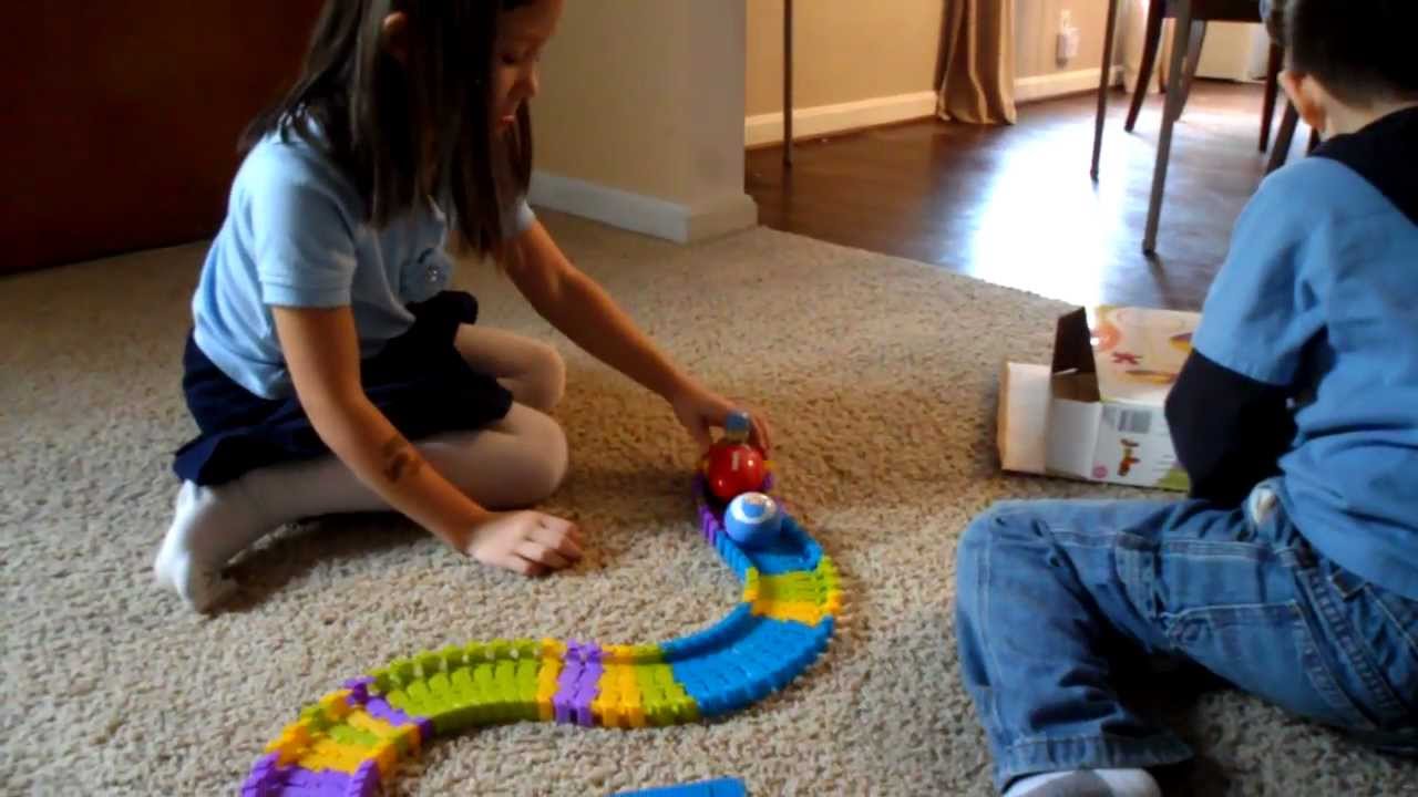 Pocoyo Track - YouTube