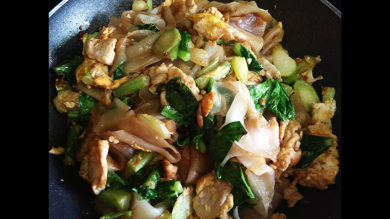 Wide Rice Noodles Stir-Fry Recipe - YouTube
