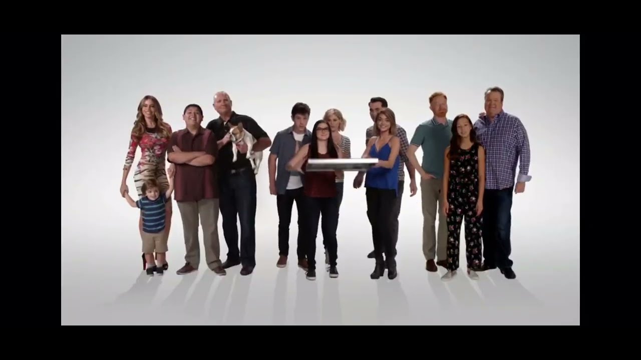 Modern Family Intro (French) - YouTube