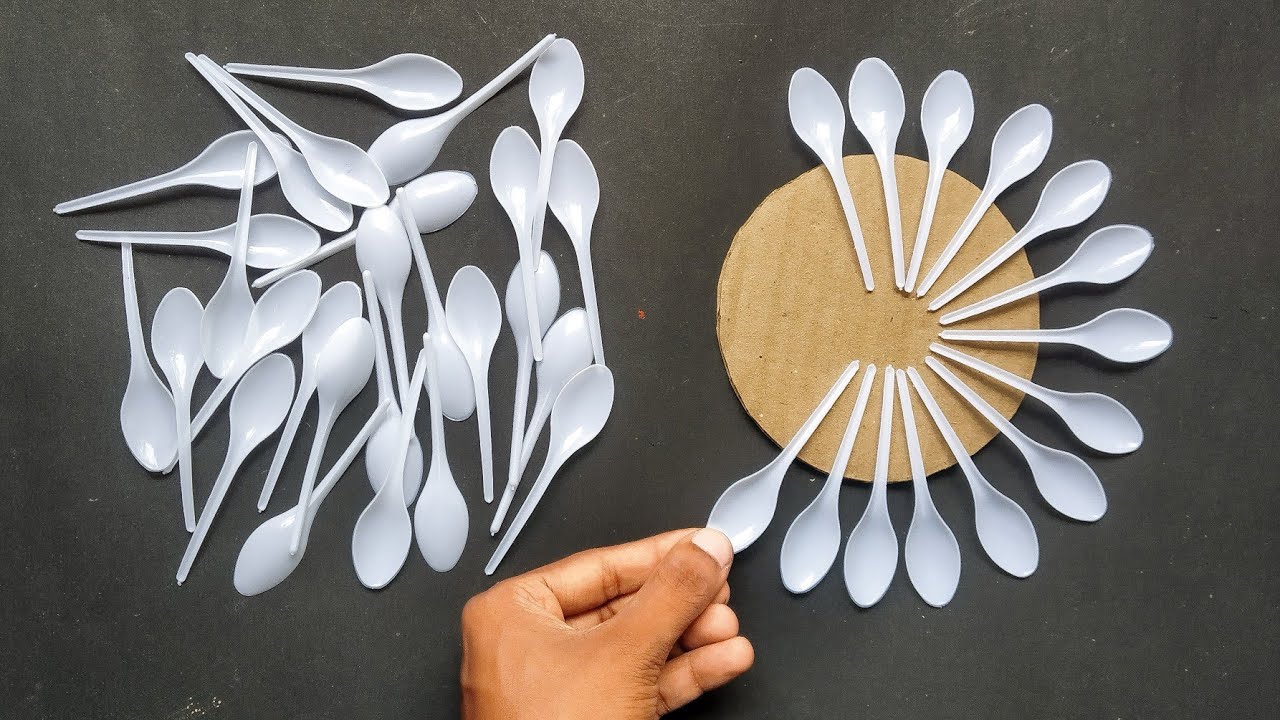 Unique Plastic Spoons Wall Hanging Craft | plastic Spoons Craft - YouTube
