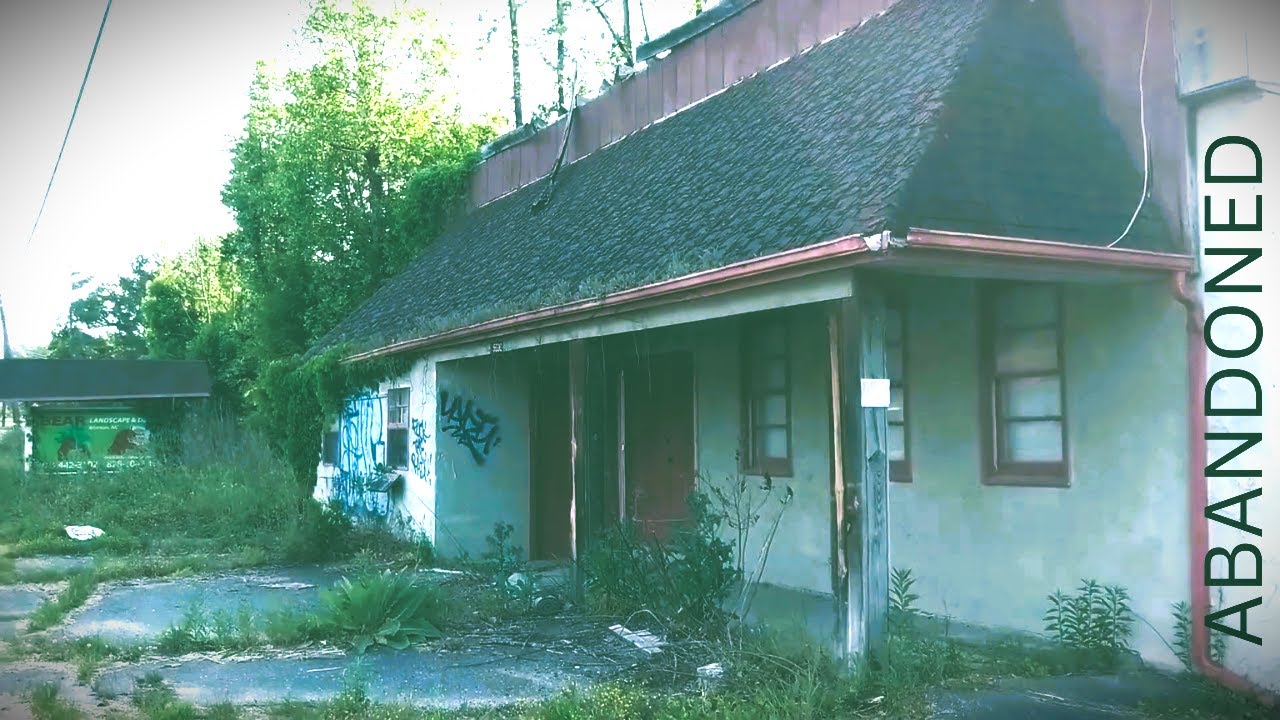 Exploring An Abandoned Storage Building | Reclaimed By Nature - YouTube