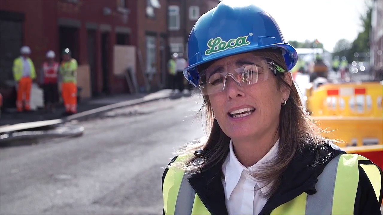 Leca® Insulation Fill Demonstration for domestic renovation - YouTube