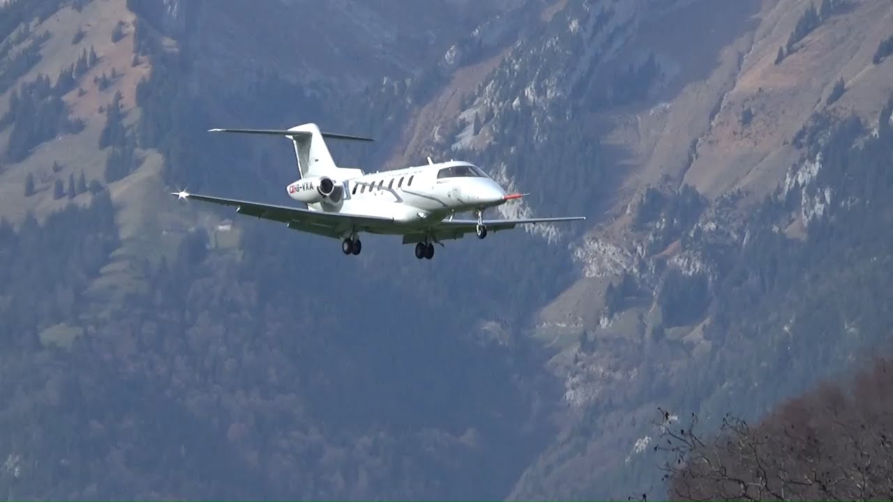 PC-24 - HB-VXA 16.11.2015 Landing - YouTube