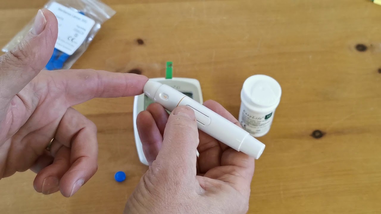 How to use an EasyLife Glucose Meter ~ How to do a Glucose Test part 3 ...
