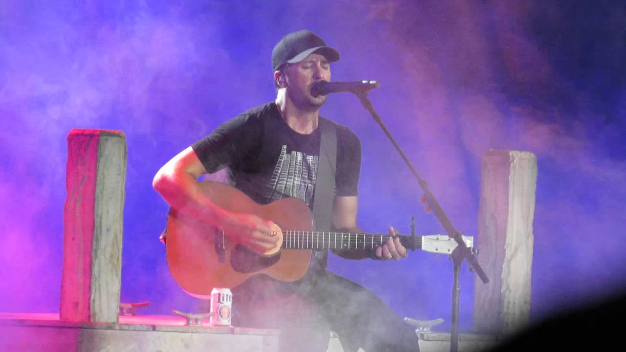 Luke Bryan Drink A Beer - Jiffy Lube Live Bristow, VA 6/27/15 - YouTube