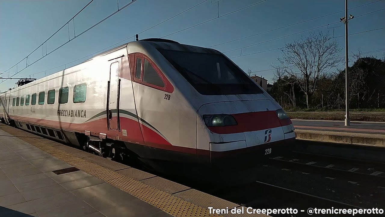 Treno Frecciabianca 8606 con ETR460.022 - Arrivo & Partenza - Cecina ...