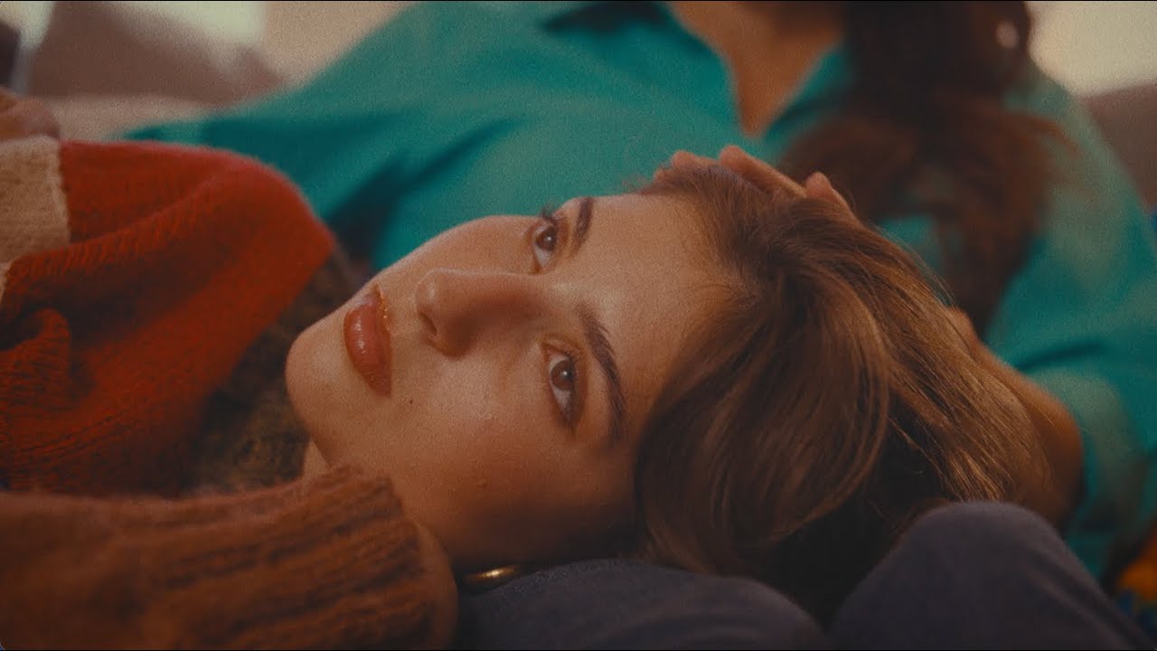 Andrea Bejar - Mi Niña (Official Music Video) - YouTube