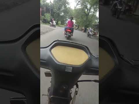 mama muda semok naik PCX gays.mantap buanget.gue riding di belakang nya.