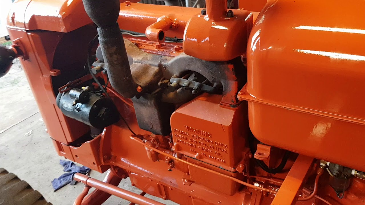 Case DEX 1948 First run in more than 20 years. - YouTube