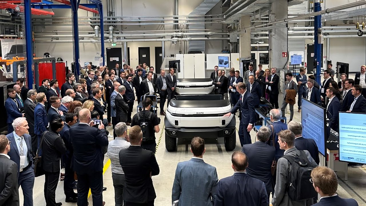 Premiere Circular Car Concept - YouTube