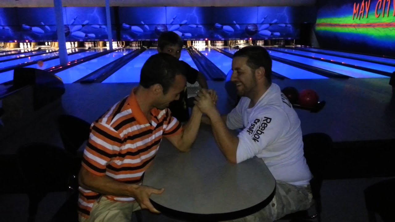 Michael Hubbs arm wrestling - YouTube