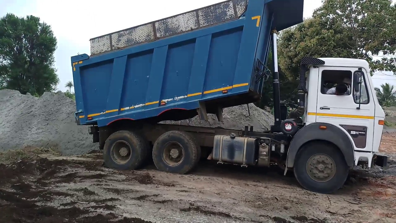 Tata 2518 bs4 tipper unloading power - YouTube
