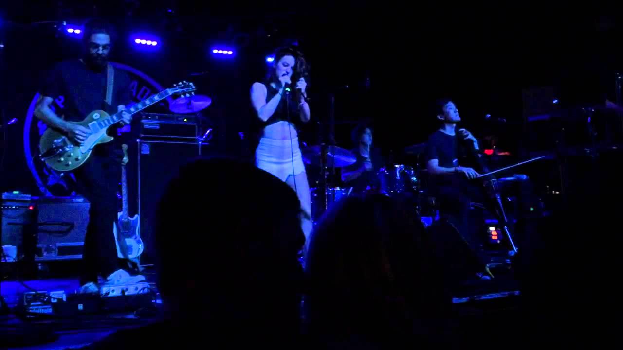 Meg Myers "Sorry" in Sacramento 8/13/2015 - YouTube