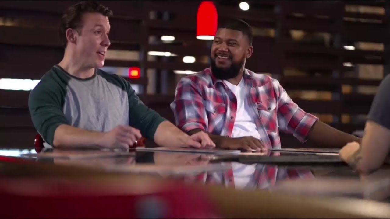 NASH in Smokey Bones Commercial - YouTube