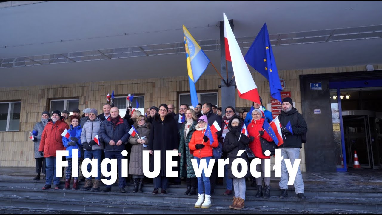 Flagi UE powróciły do Urzędu Wojewódzkiego - YouTube