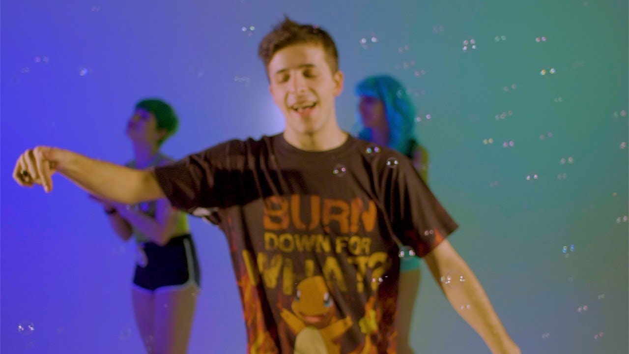 Tyler Strikes - Rosso Fuoco 🔥 (Official Video) - YouTube