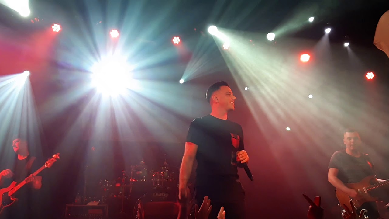 Ivan ZAK (live) - Ružo crvena - YouTube