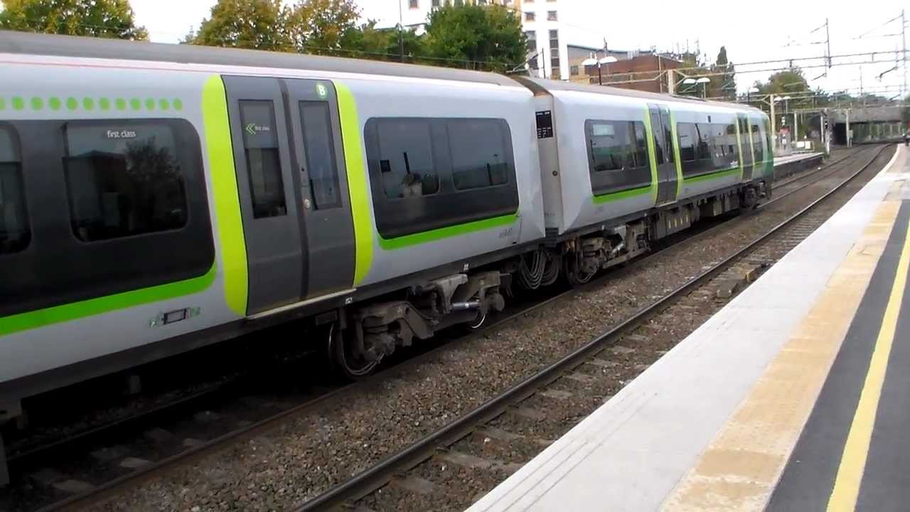 Class 350/1 350130 and class 350/2 350237 at Watford Junction - YouTube