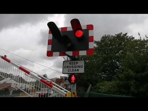 Pasture Street MCB-OD Level Crossing (27/08/2020) - YouTube