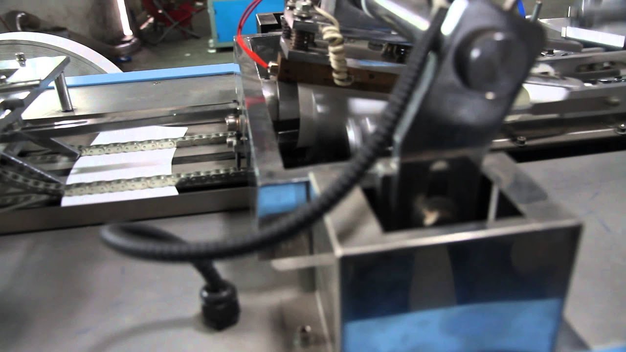 machine de fabrication goblet de papier ZBJ-H12 - YouTube