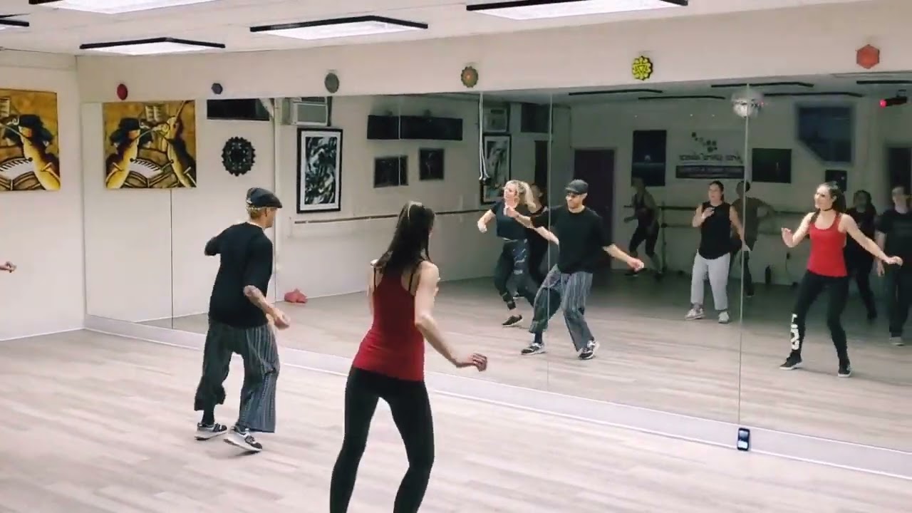 Beginner House at Free Spirit Dance - YouTube