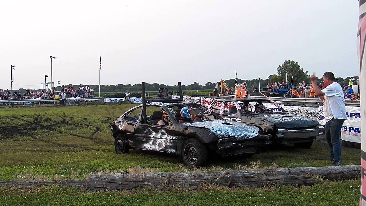 DEMOLITION DERBY 12 YEARS AND UNDER - YouTube