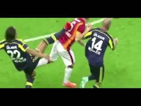 Bruno Alves, Galatasaray maçında Blerim Dzemaili'ye yaptığı hareket sonrasında doğrudan kırmızı kart