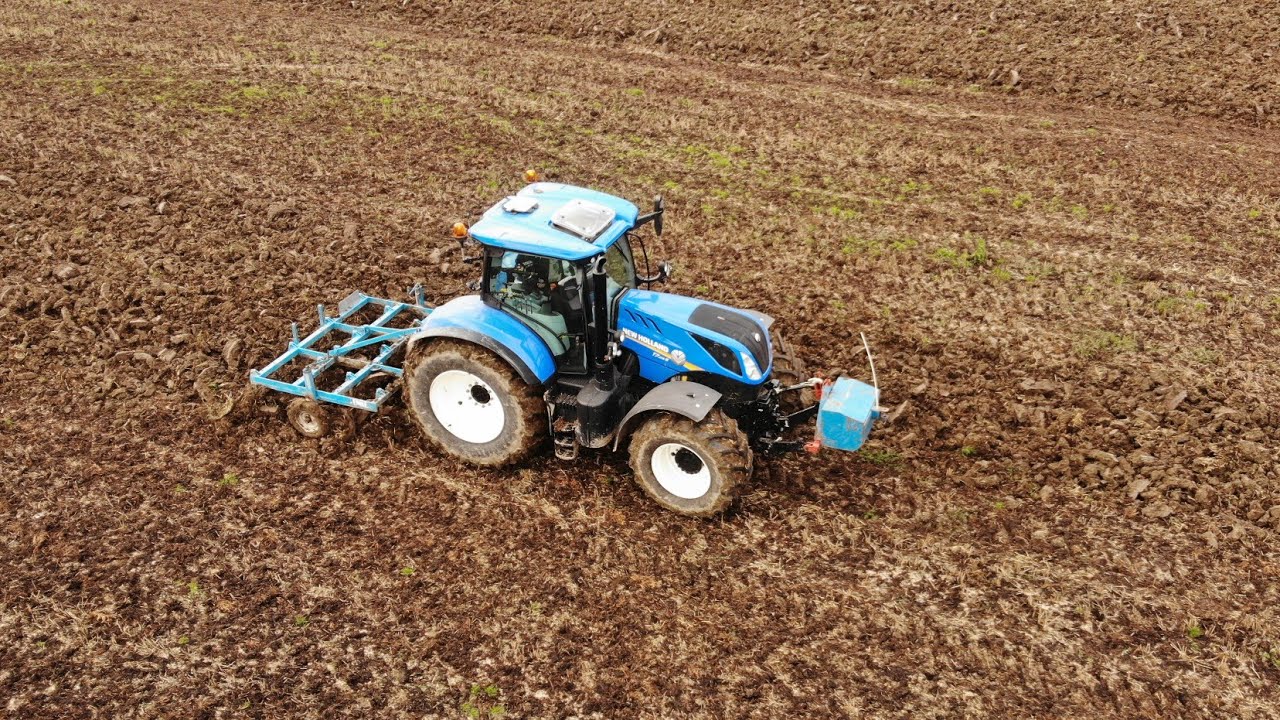 cultiveren tarwe land 2020 (New Holland T7 215s) - YouTube