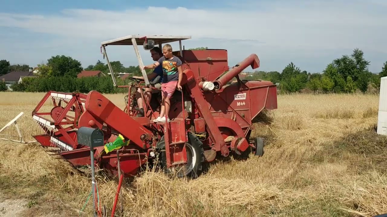 Žatva 2022 | Fahr M44 | Veľké Kostoľany - YouTube
