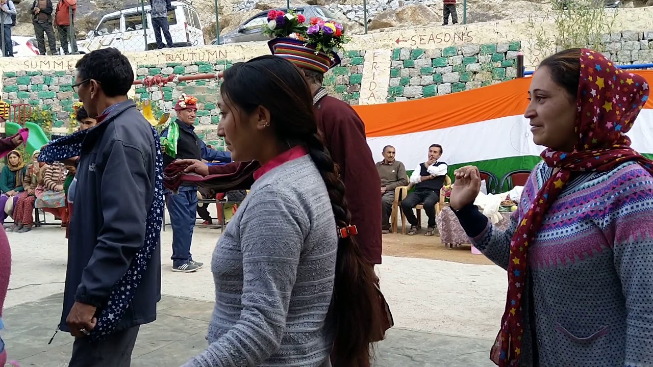 Aryan group dance at M/s Darchiks - YouTube