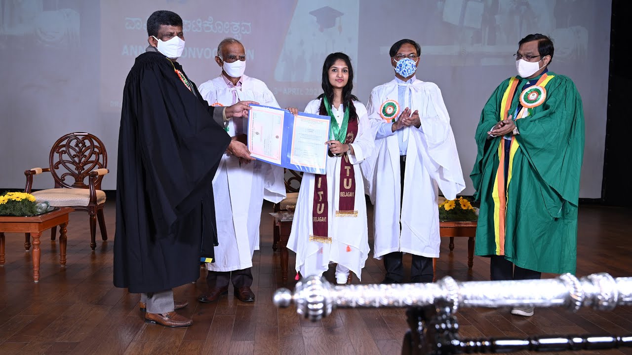 VTU gold medal receiving moment - YouTube