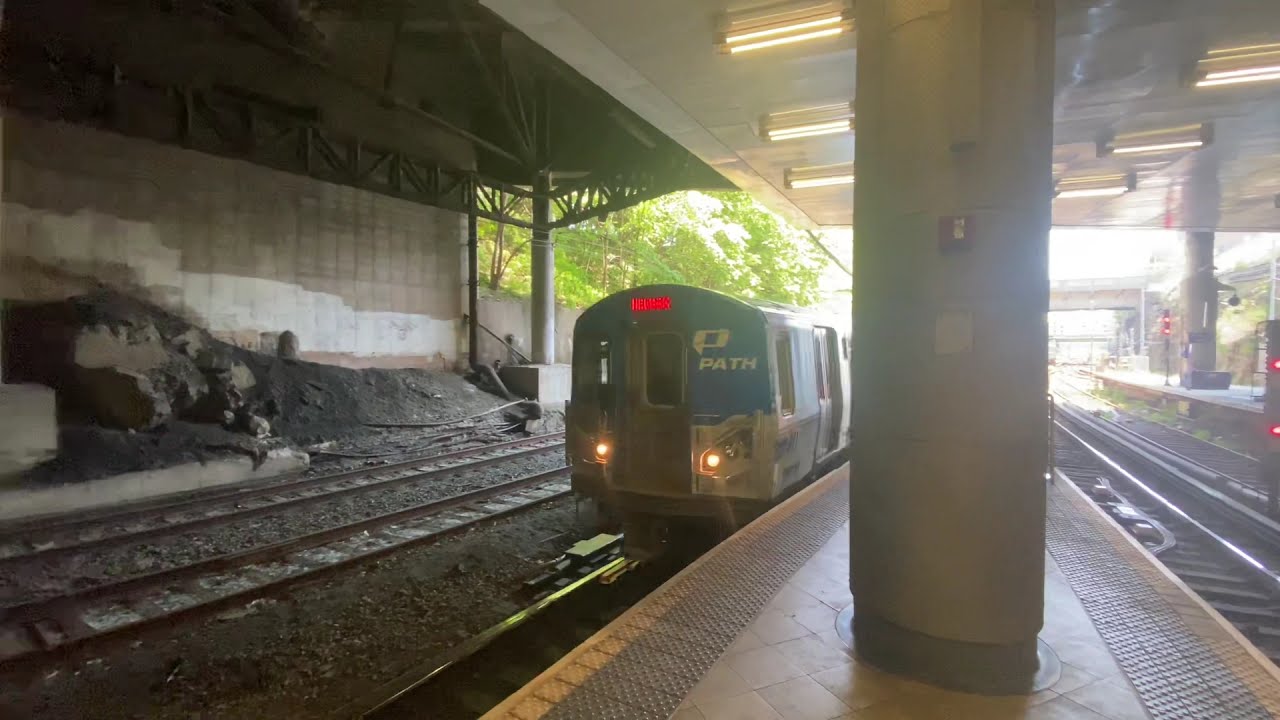 New Jersey PATH • Newark-bound Train Arriving @ Journal Square Station ...