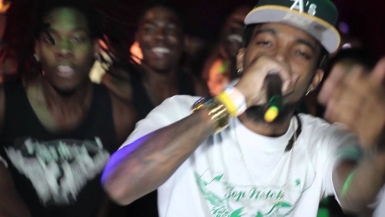 Young Swag Performs #TopNotch Live - YouTube