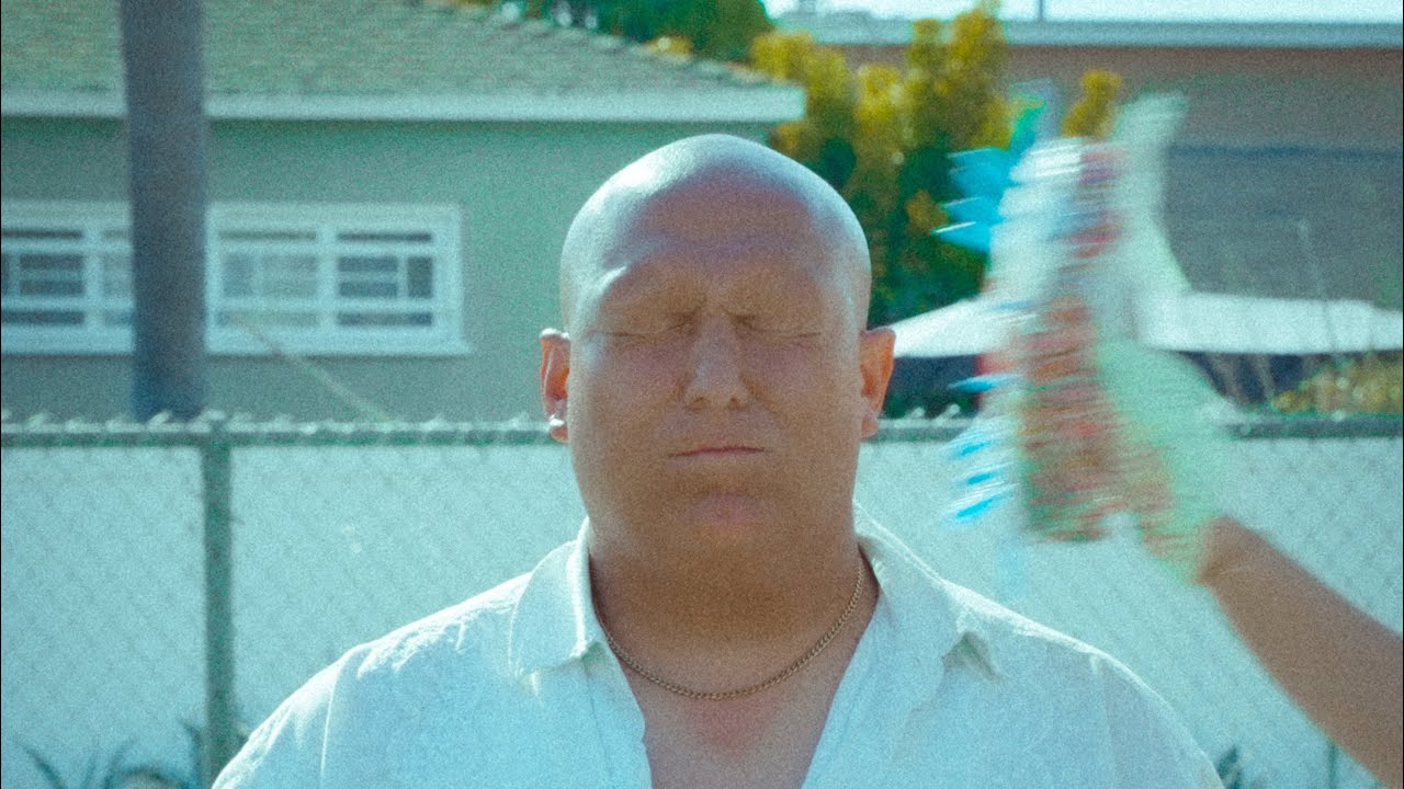 Farinas - GIMME A CHANCE (Official Music Video) - YouTube