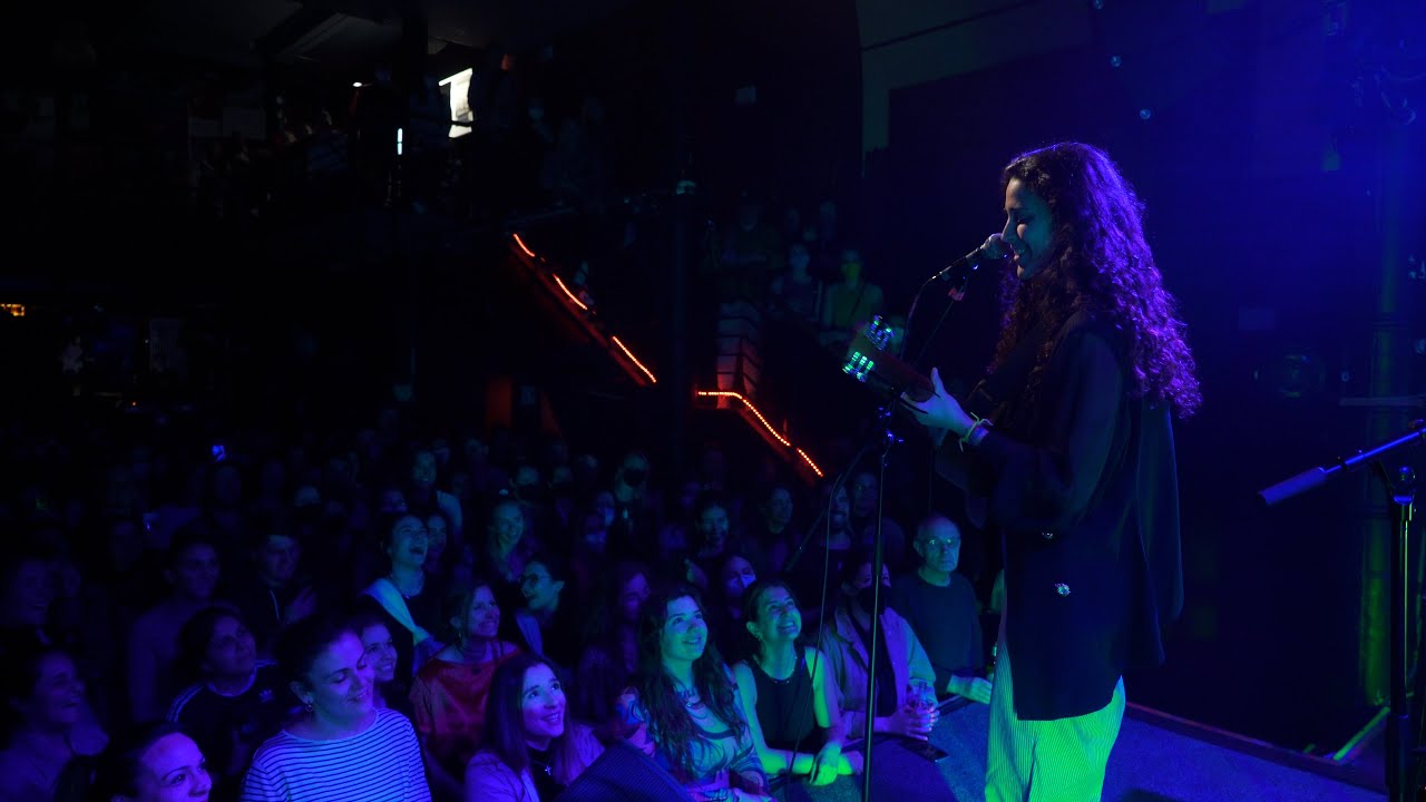 MARO - we've been loving in silence (LIVE IN HAMBURG) - YouTube