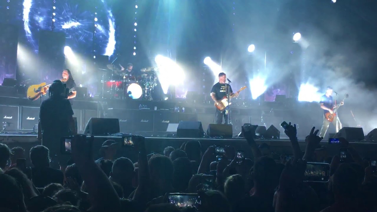 Staind - Right Here (Live from Louder Than Life) - YouTube
