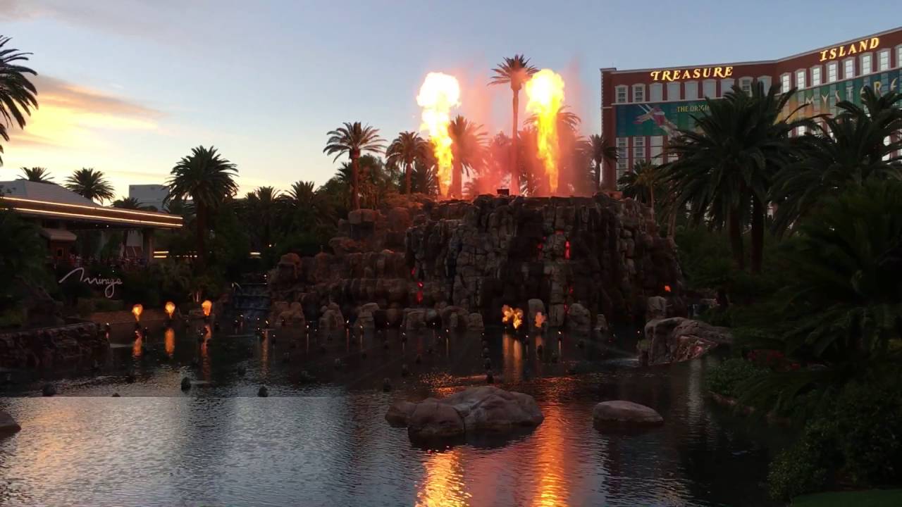 Volcano at The Mirage Las Vegas - YouTube