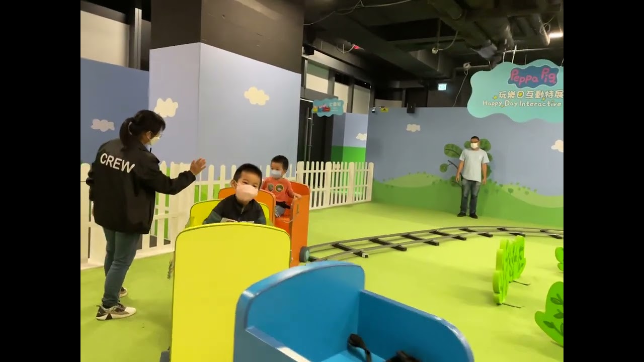 20220828@peppa land (train) - YouTube