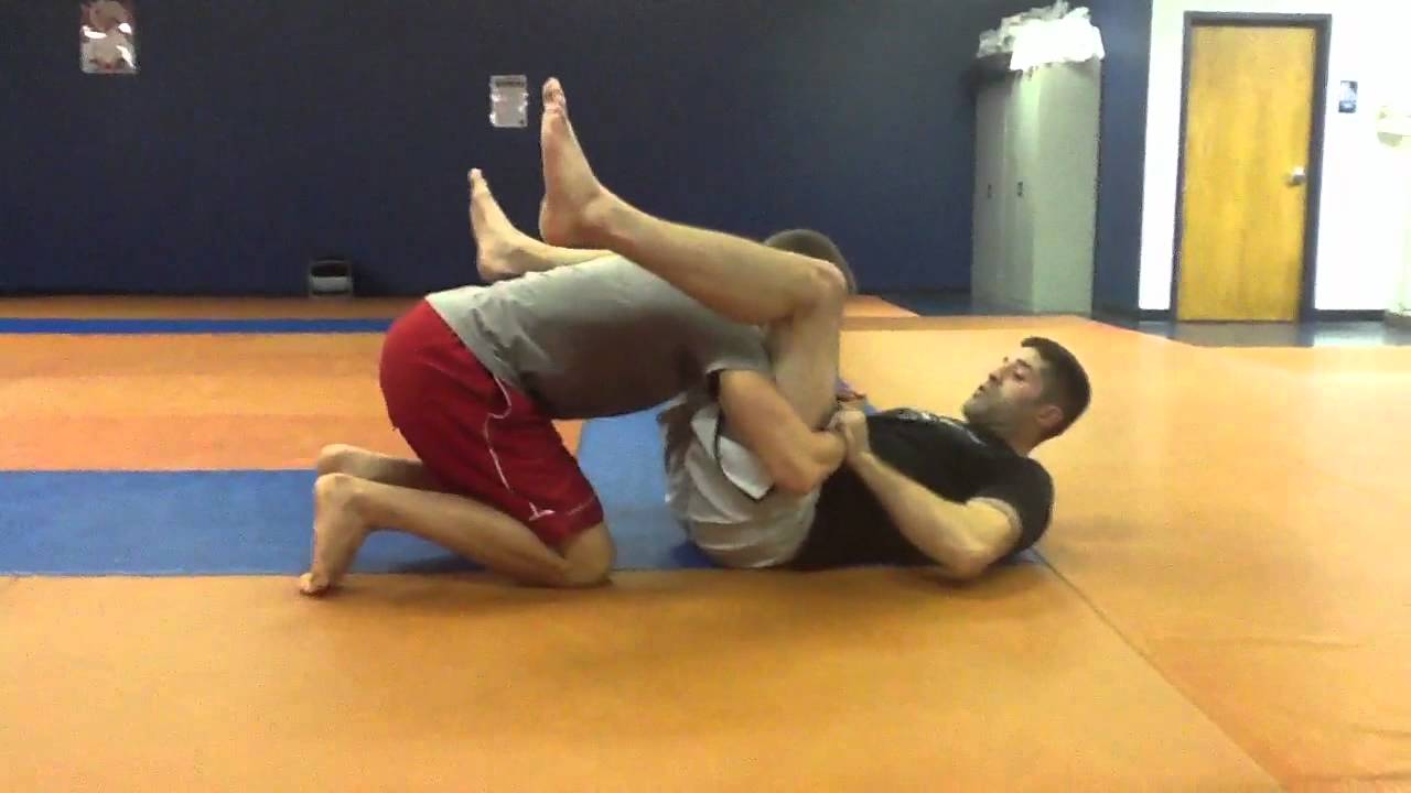 No-Gi double underhook pass defense - YouTube